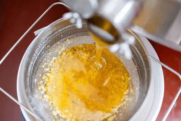 The Best Ways for Filtering Honey: A Comprehensive Guide